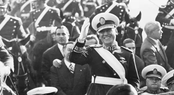 Juan Peron Em Cores