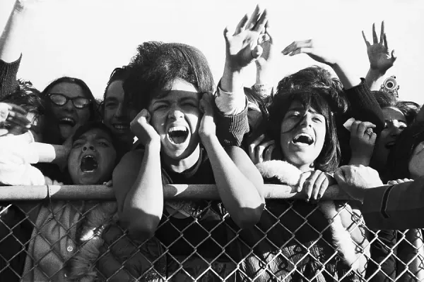 Screaming Fans