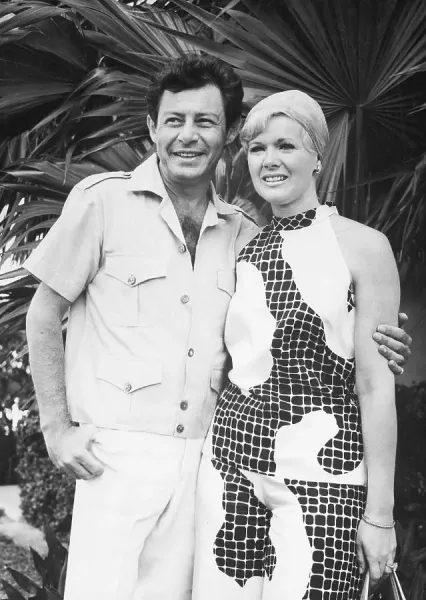 Connie Stevens And Eddie Fisher Sept. 24, 2010 V9237.EDDIE FISHER