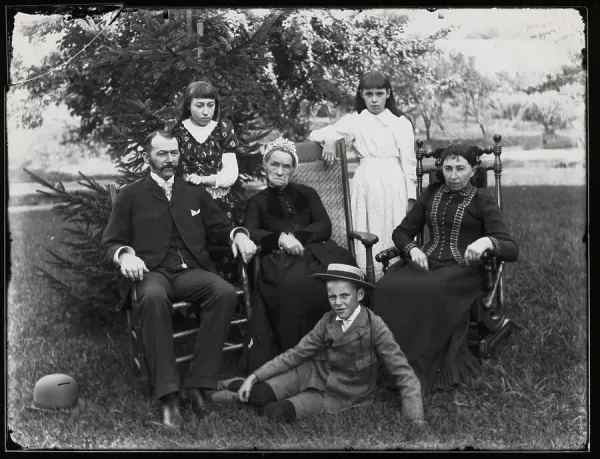 Old Family Photos 1900s
