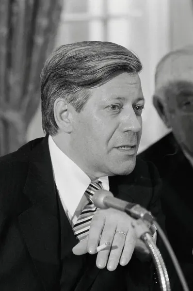 Download Page Helmut Schmidt