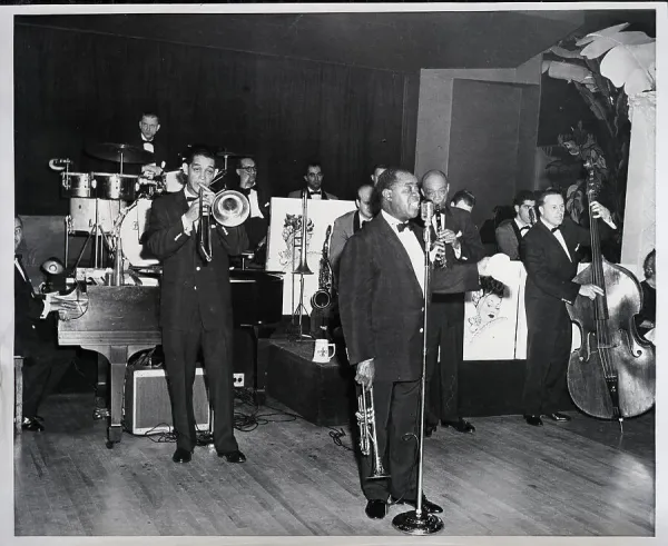 Louis Armstrong Singing